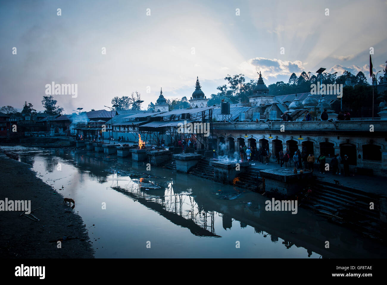 Nepal, Kathmandu, Pashupatinath, cremation funeral Stock Photo - Alamy