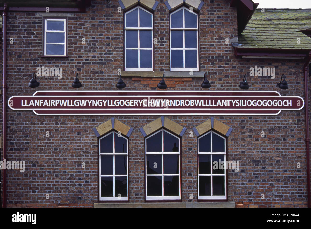 Llanfair pg railway station sign hi-res stock photography and images ...