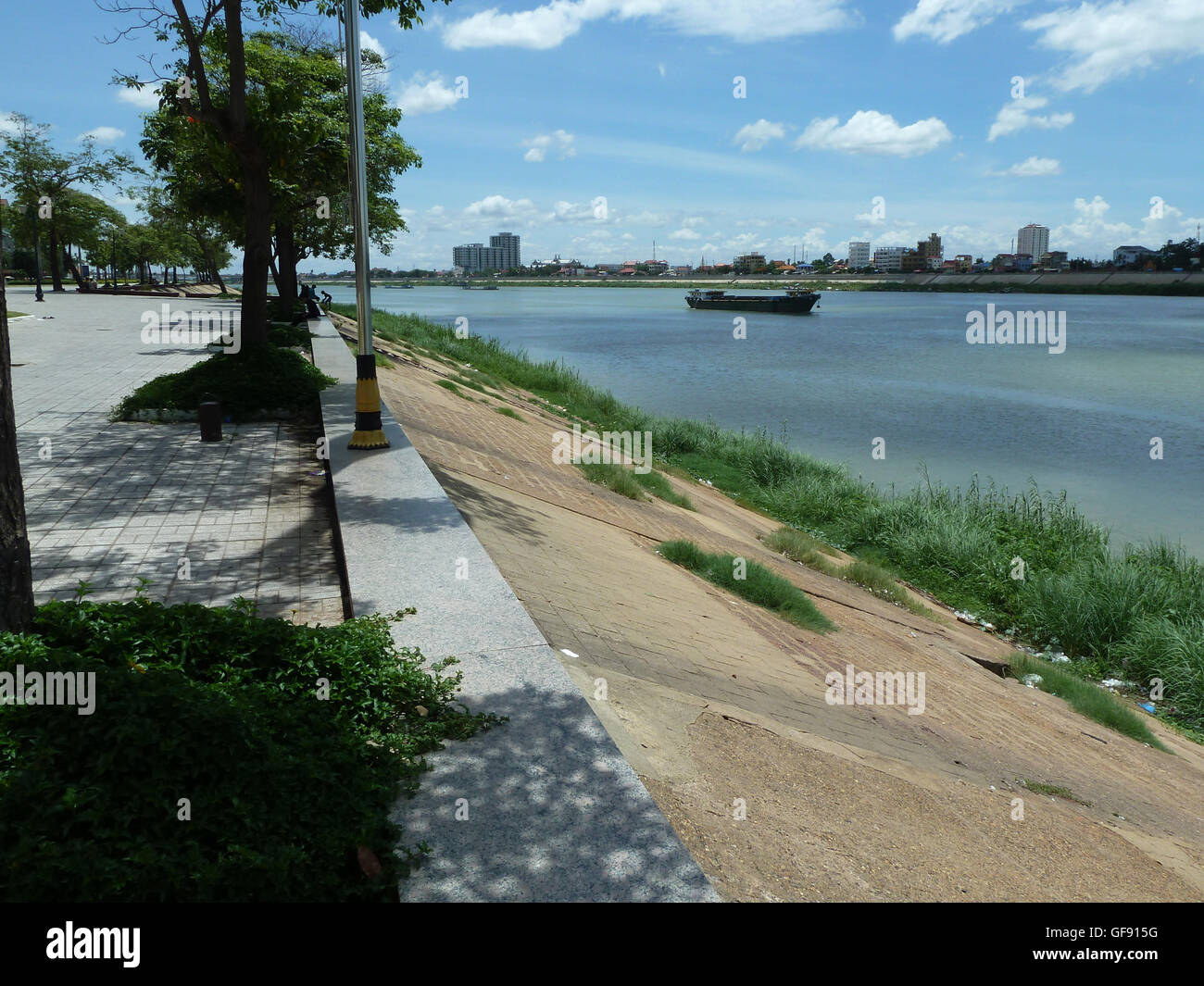 Meeting place family and friends hi-res stock photography and images ...