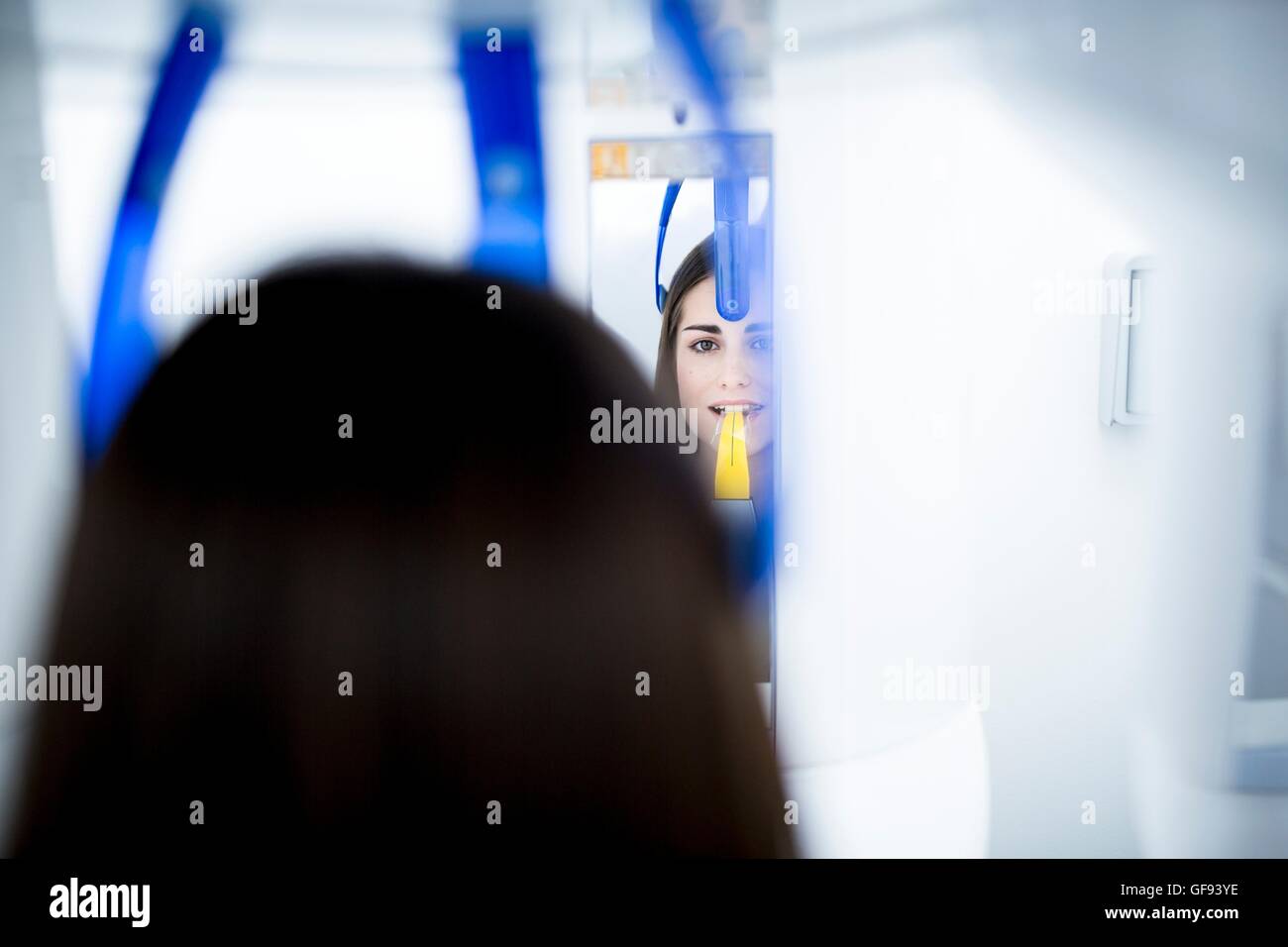 Woman x ray hi-res stock photography and images - Alamy