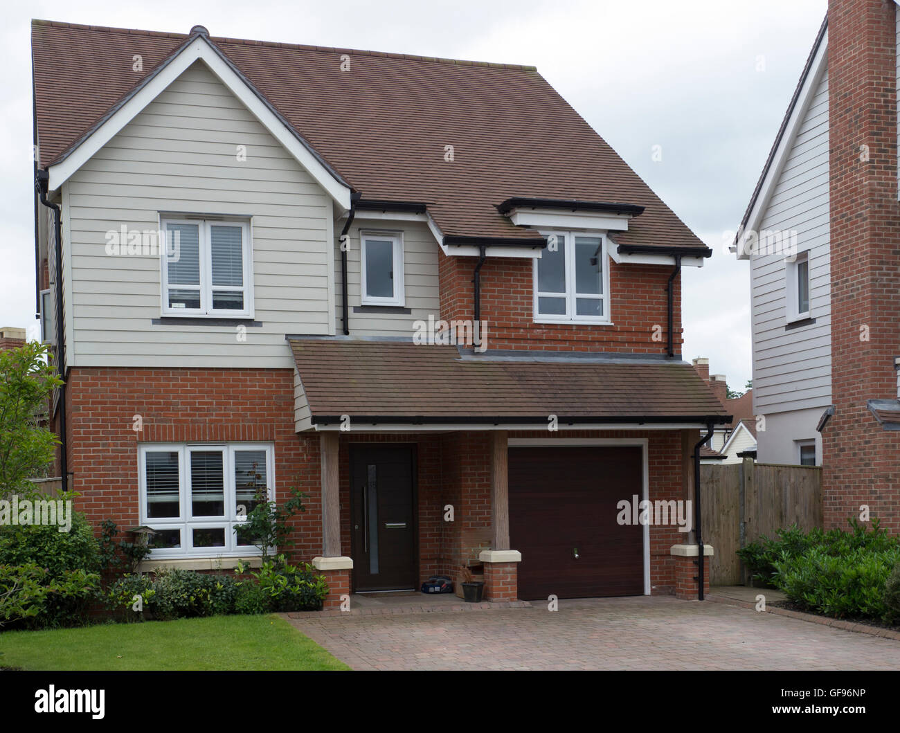 Cladding house hi-res stock photography and images - Alamy