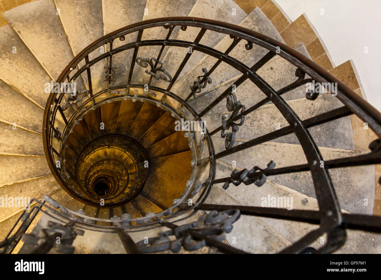 Abstract staircase hi-res stock photography and images - Alamy