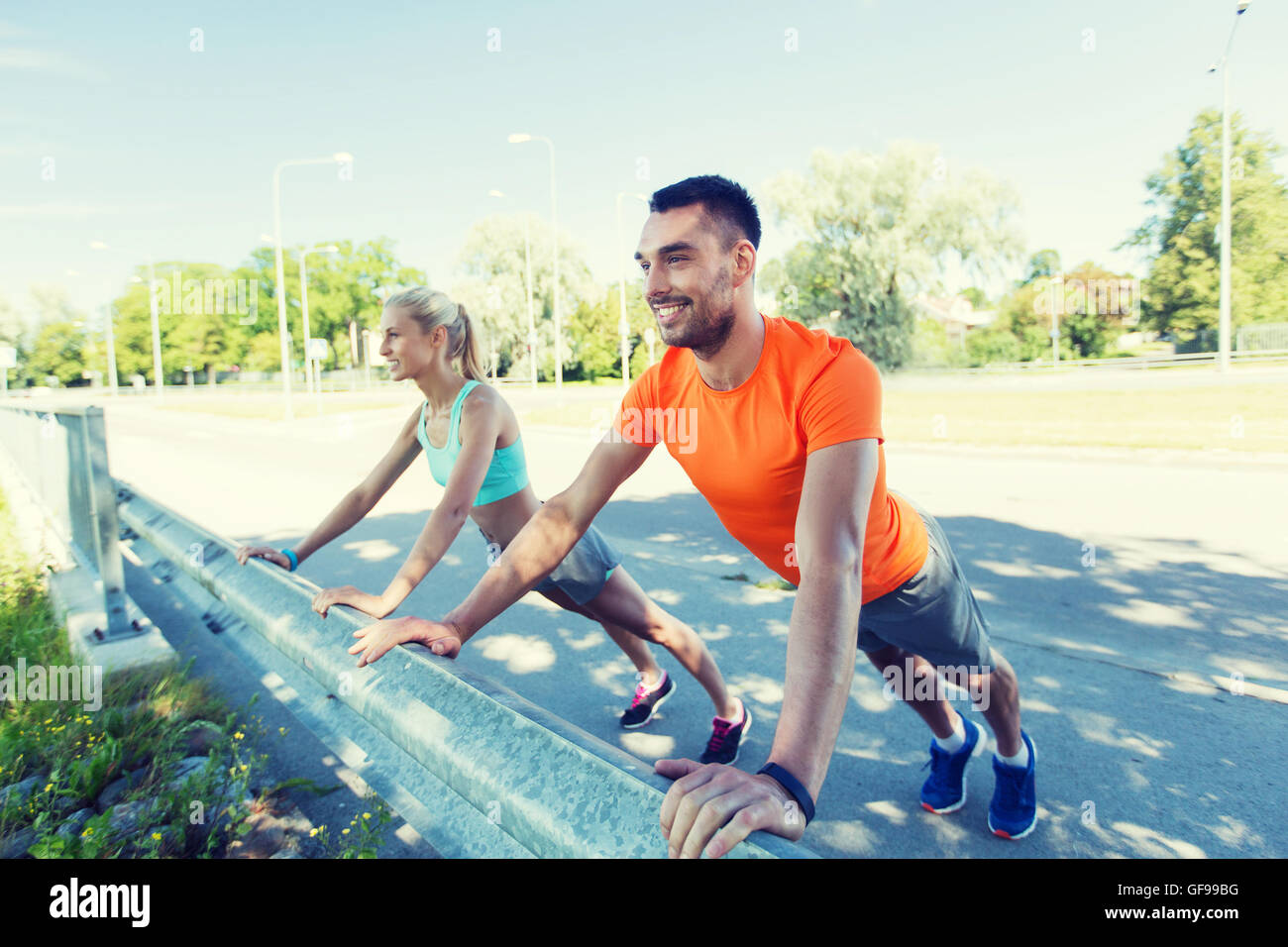 Push ups couple hi-res stock photography and images - Alamy
