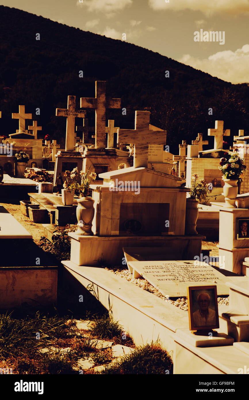 Greek cemetery hi-res stock photography and images - Alamy