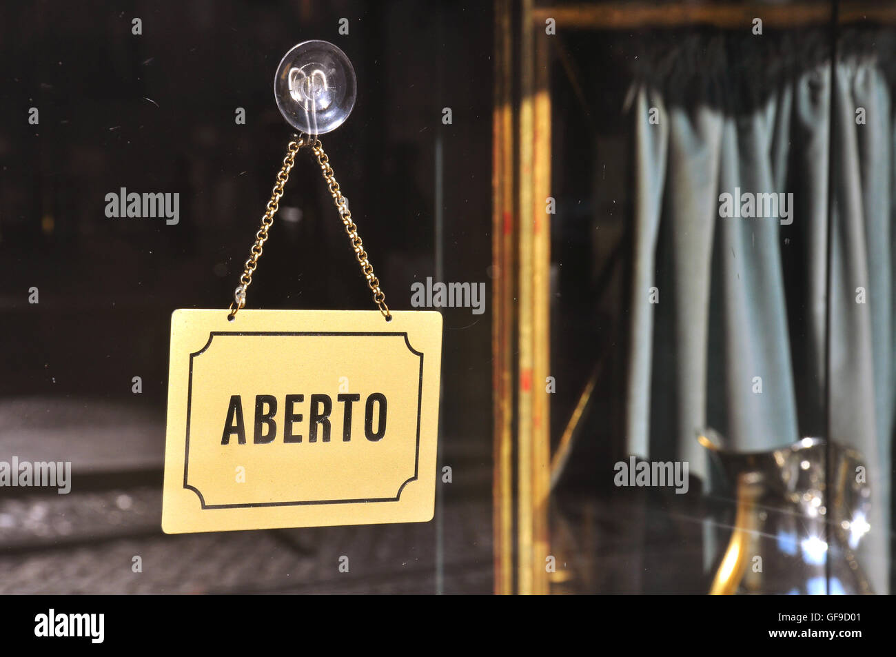 Welcome to portugal sign hi-res stock photography and images - Alamy