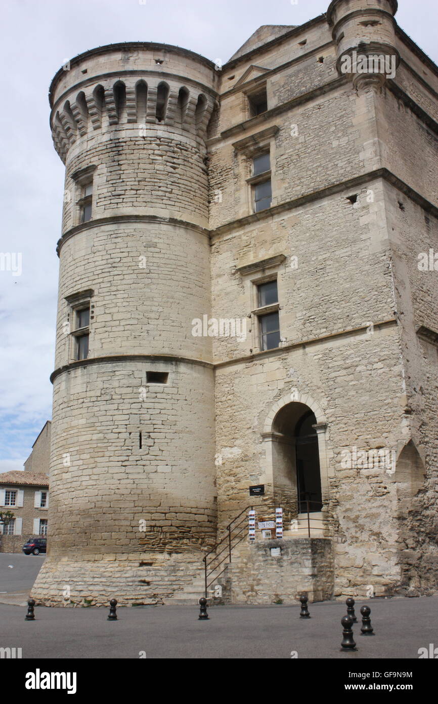 The castle at Gordes in the Luberon, France Stock Photo - Alamy