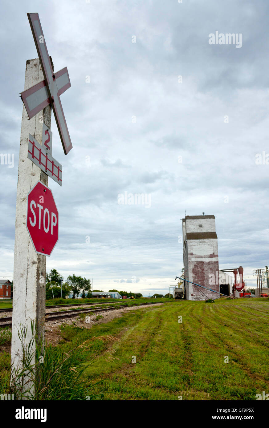 Grain silo rail track hi-res stock photography and images - Alamy