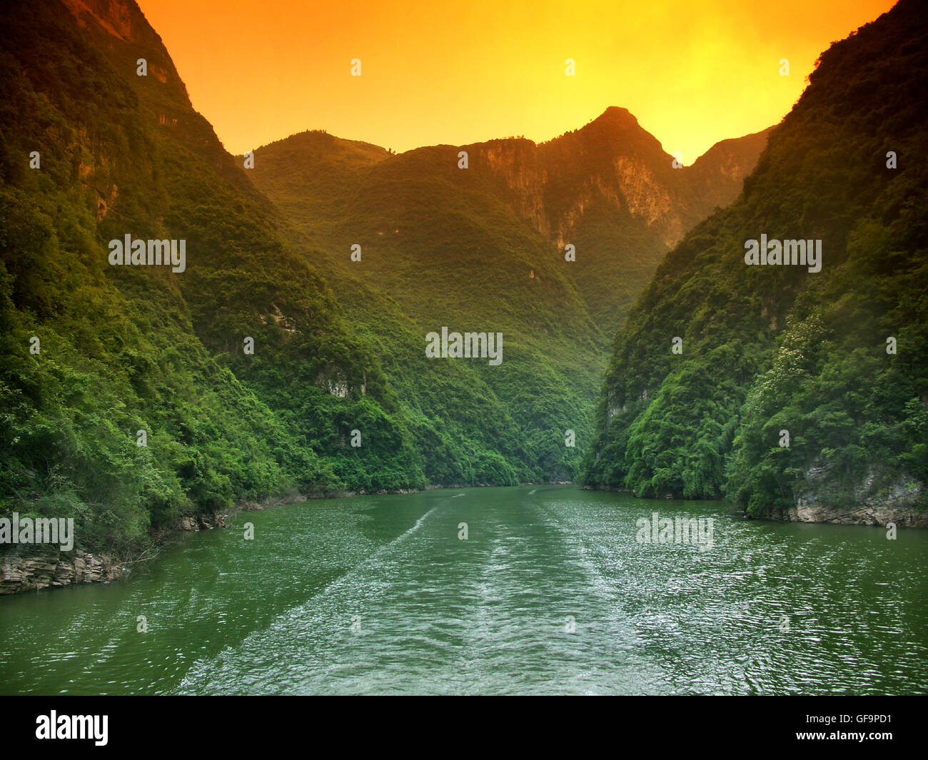 Cruising up the Shennong Stream, a tributary of the Yangtze River in ...