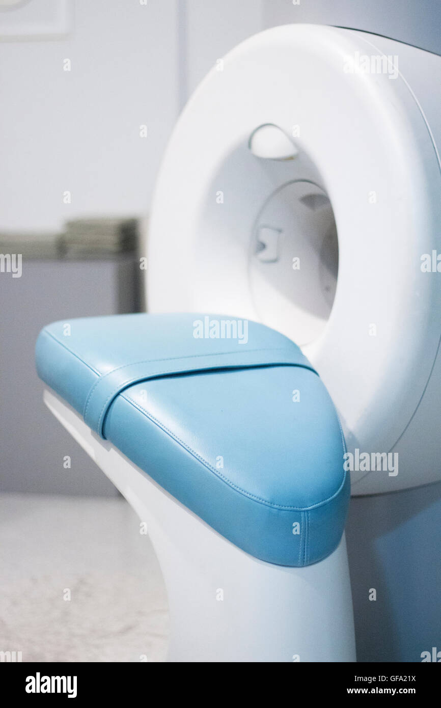 Open mri hi-res stock photography and images - Alamy