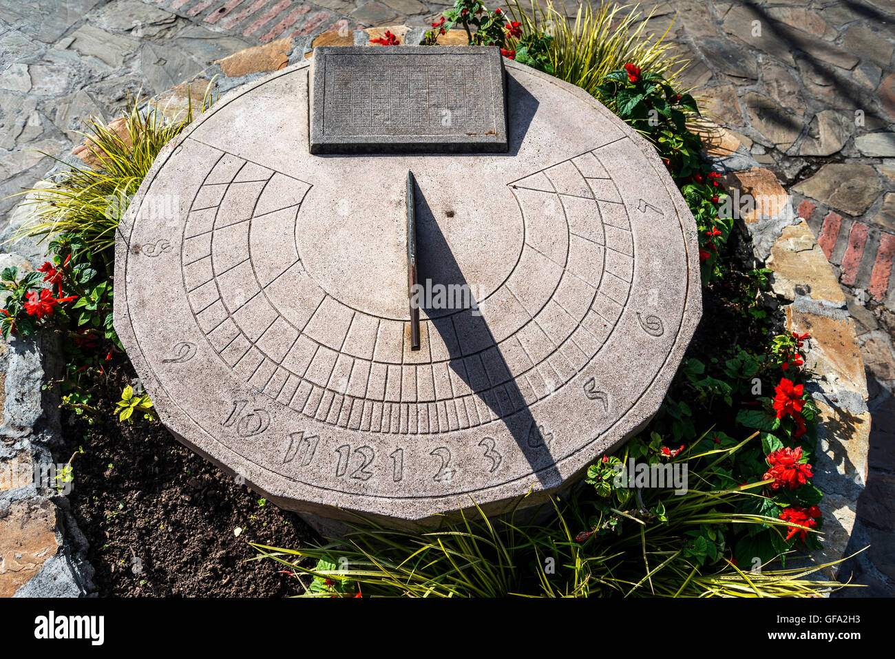 Ancient sundial clock face hi-res stock photography and images - Alamy