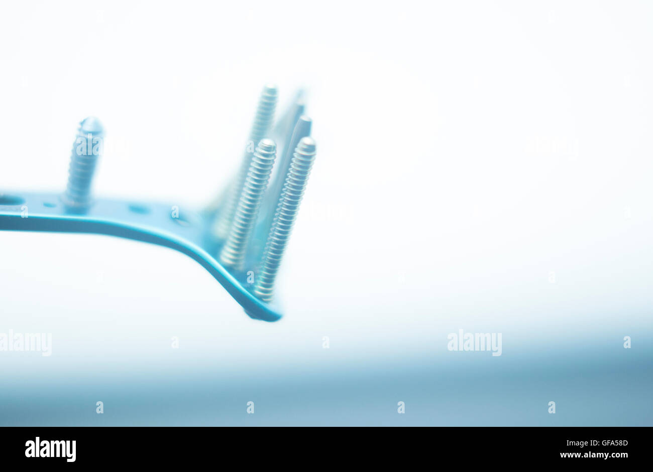 Orthopedics and Traumatology surgery plate & screws surgical titanium ...