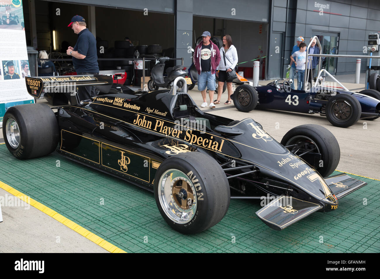 Silverstone classic car races hi-res stock photography and images - Alamy