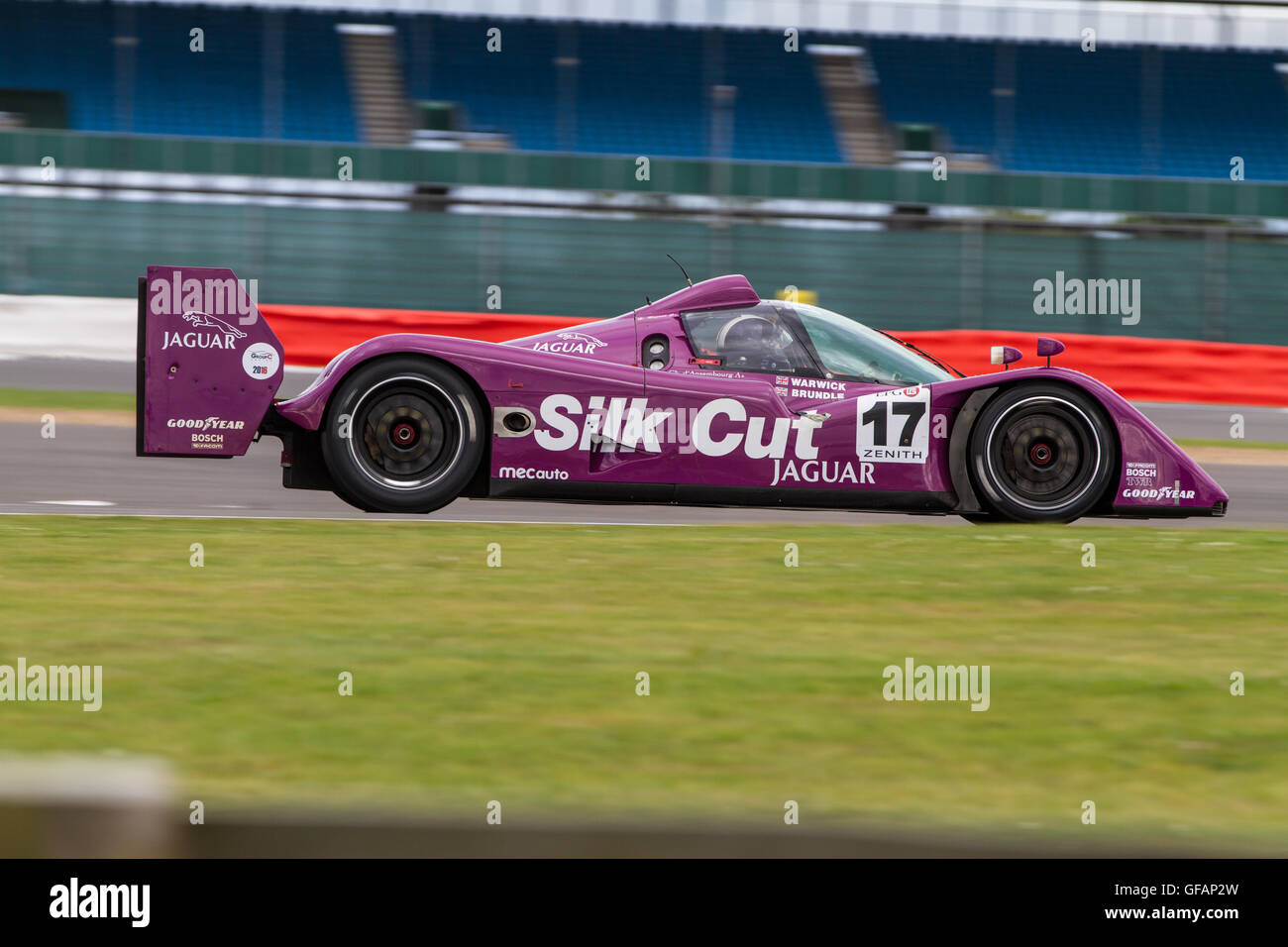 Silk cut jaguar hi-res stock photography and images - Alamy