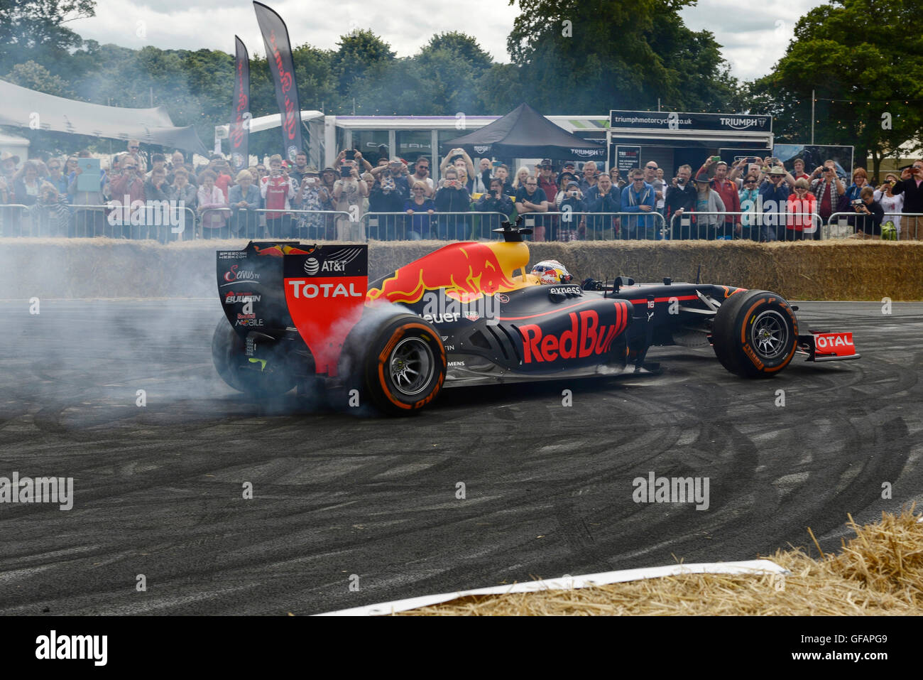 Doing doughnuts hi-res stock photography and images - Alamy