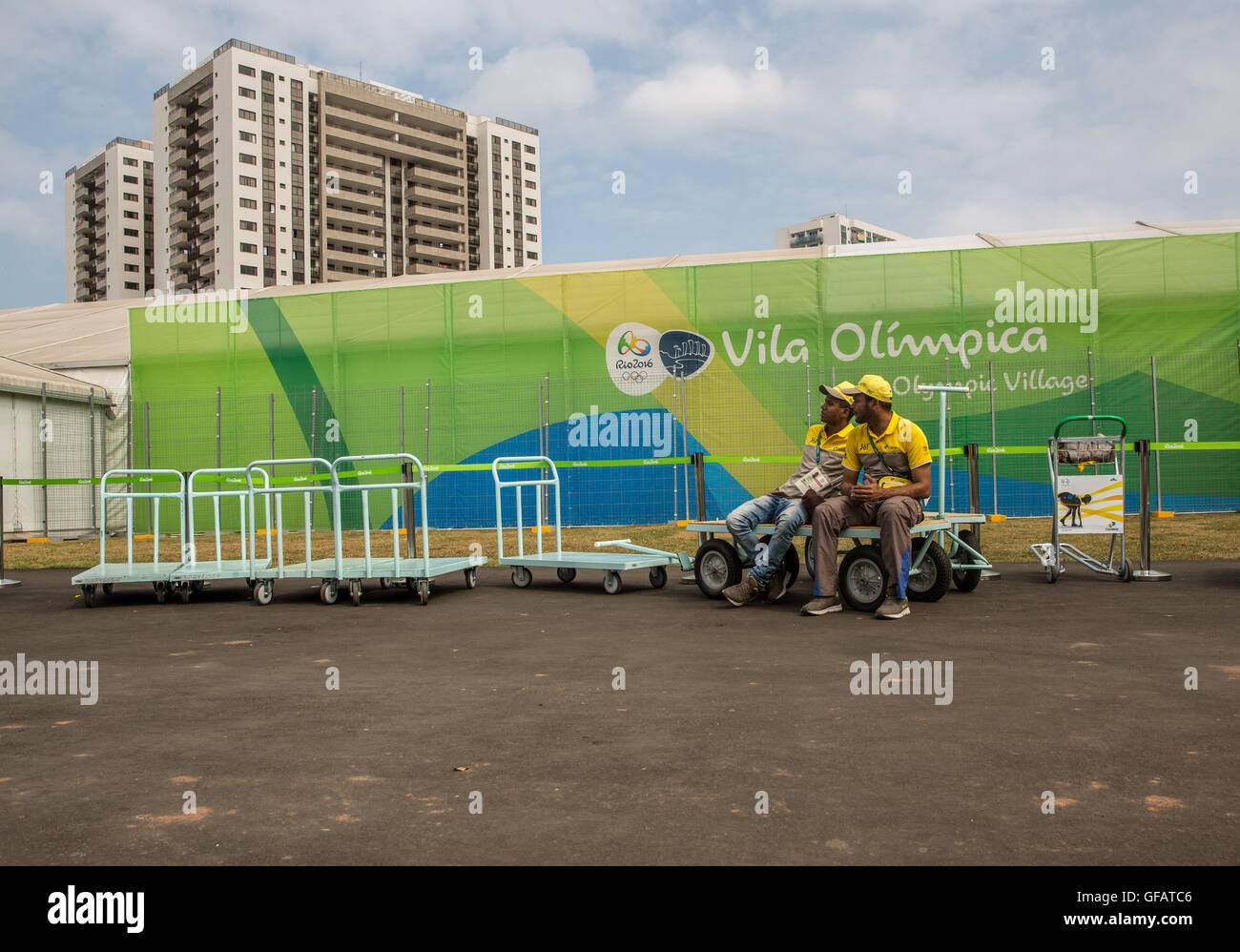 Postmitarbeiter hi-res stock photography and images - Alamy