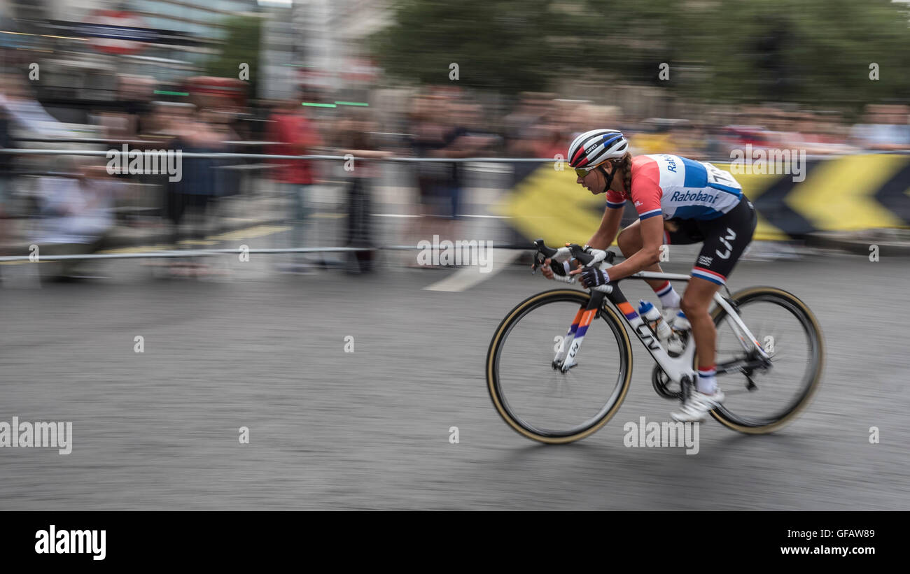 London, UK. 30 July 2016. Elite women take part in the Classique cycle ...
