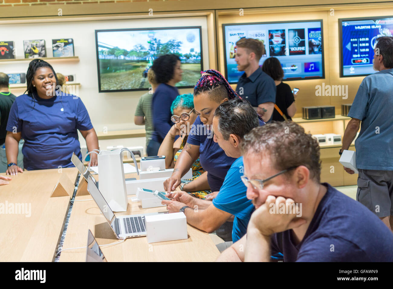 Apple enthusiasts descend on Williamsburg, Brooklyn in New York for the ...