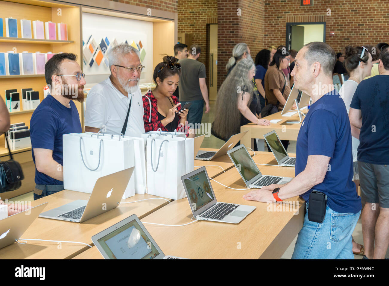 One of the first apple computer hi-res stock photography and images - Alamy