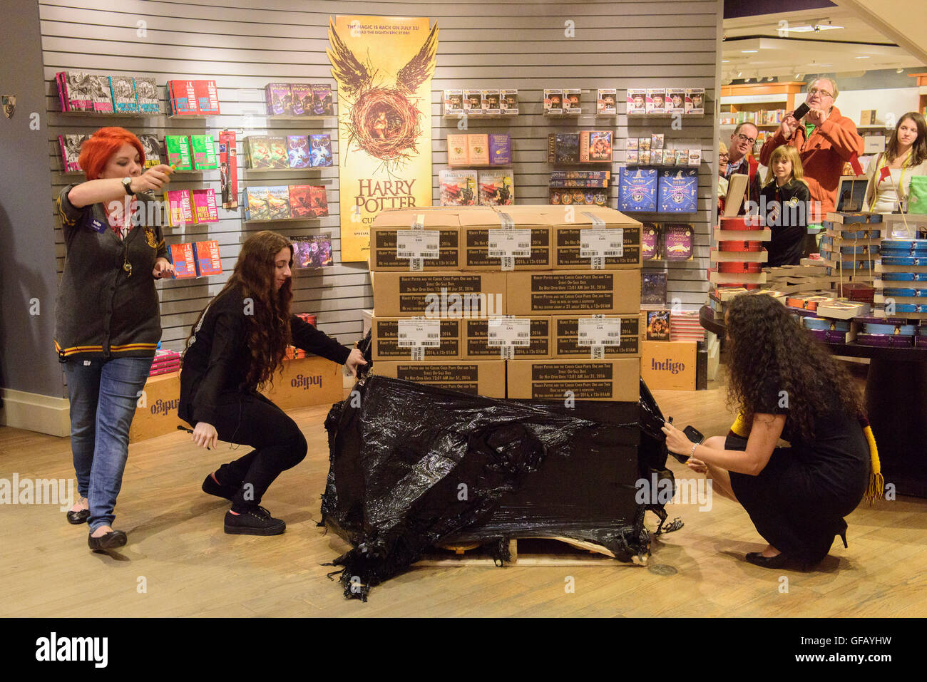 Harry potter book launch hi-res stock photography and images - Alamy