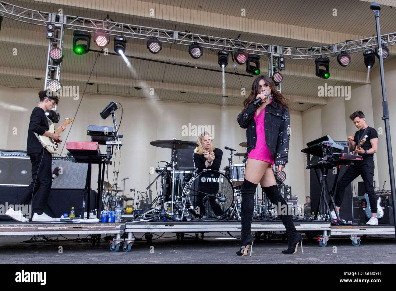Chicago, Illinois, USA. 30th July, 2016. Singer DUA LIPA performs live ...