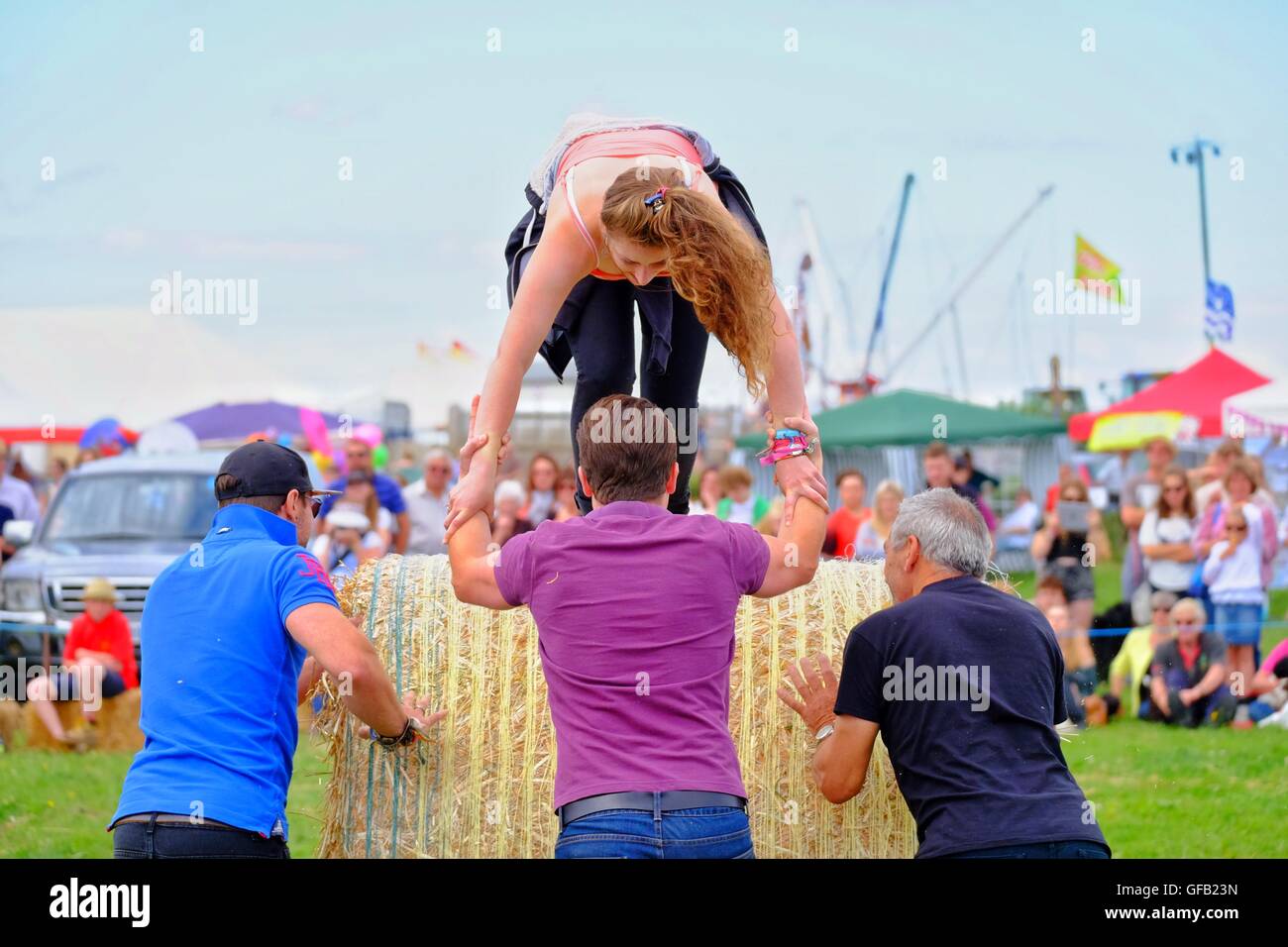 Hay bale racing hi-res stock photography and images - Alamy