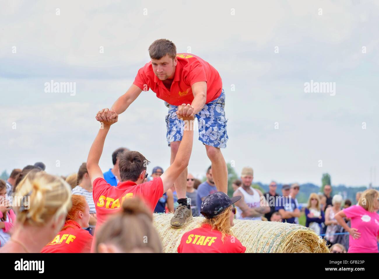 Lowland Games, Thorney, Somerset, UK. 31st July, 2016. Competitors take ...