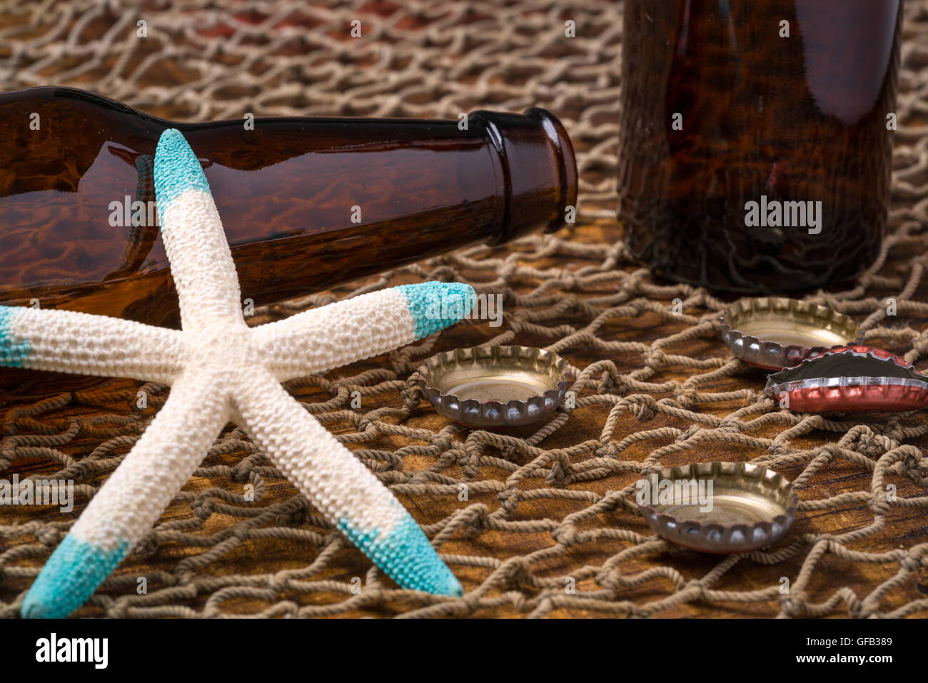 Beer bottle and beach table hi-res stock photography and images - Alamy