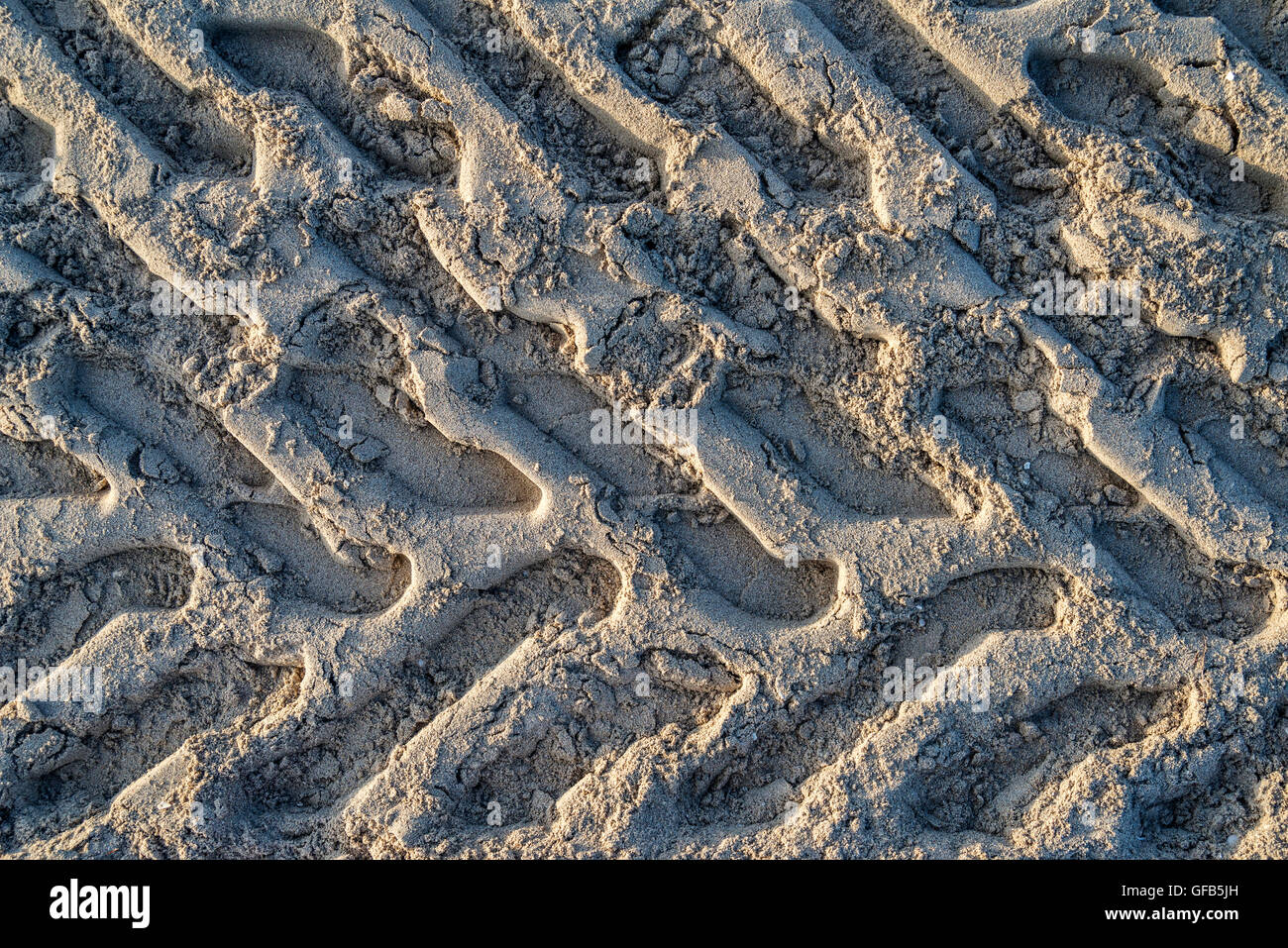 Bulldozer tracks hi-res stock photography and images - Alamy