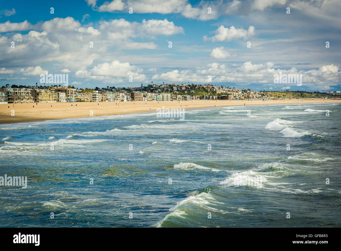 View of the Pacific Ocean and beach in Venice Beach, Los Angeles ...