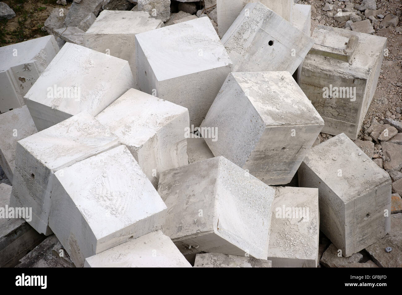 Concrete block raw material hi-res stock photography and images - Alamy