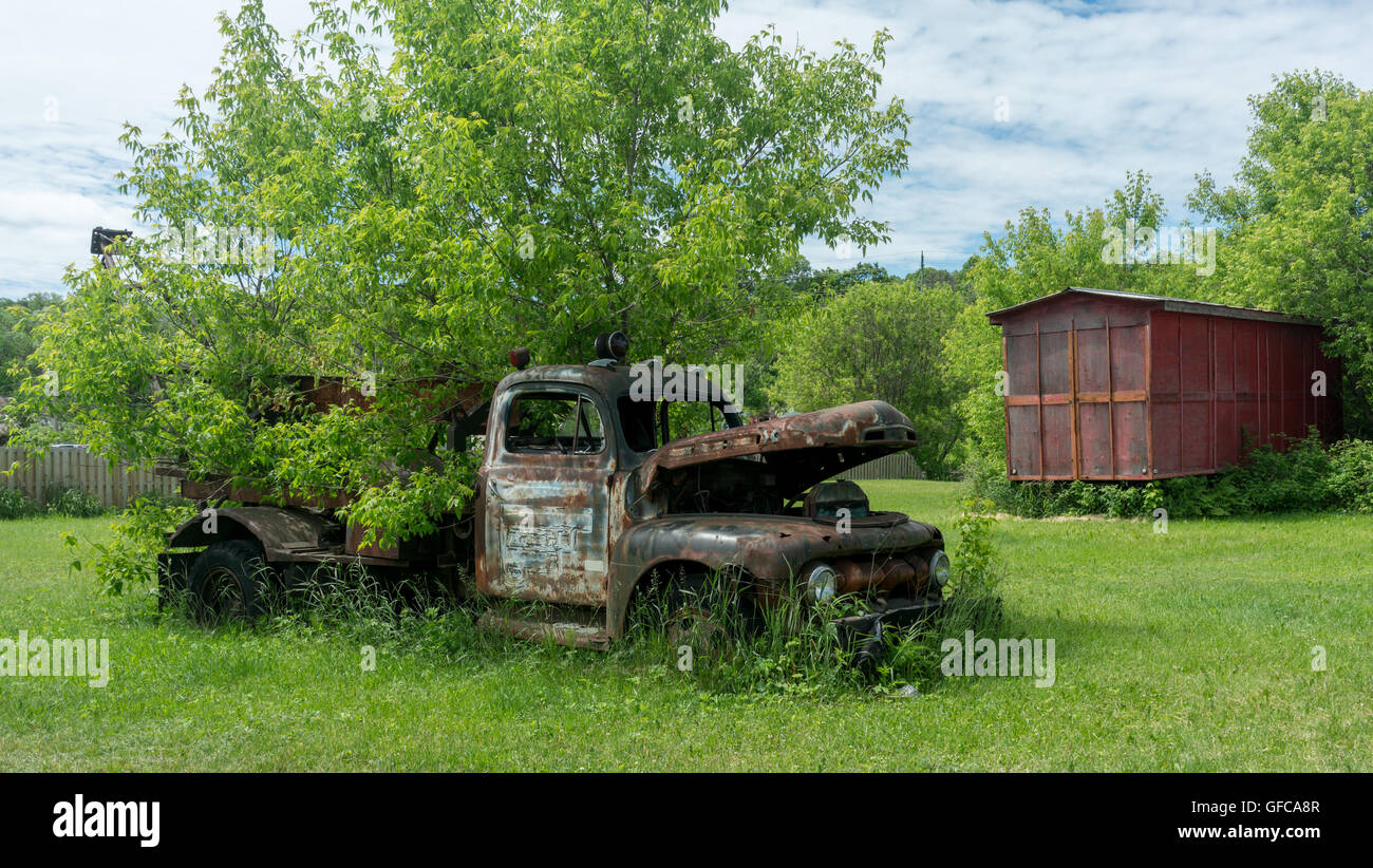 old rusty truck on the grass Stock Photo - Alamy