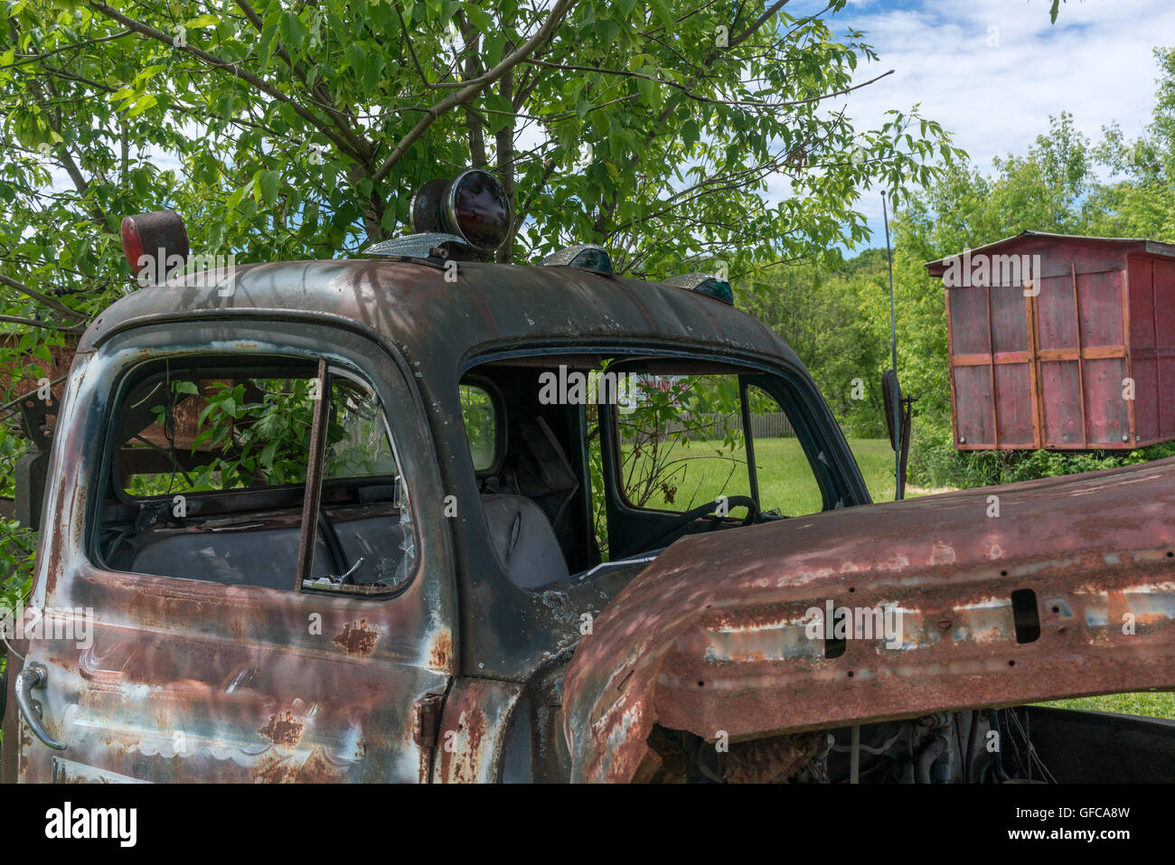 old rusty truck on the grass Stock Photo - Alamy