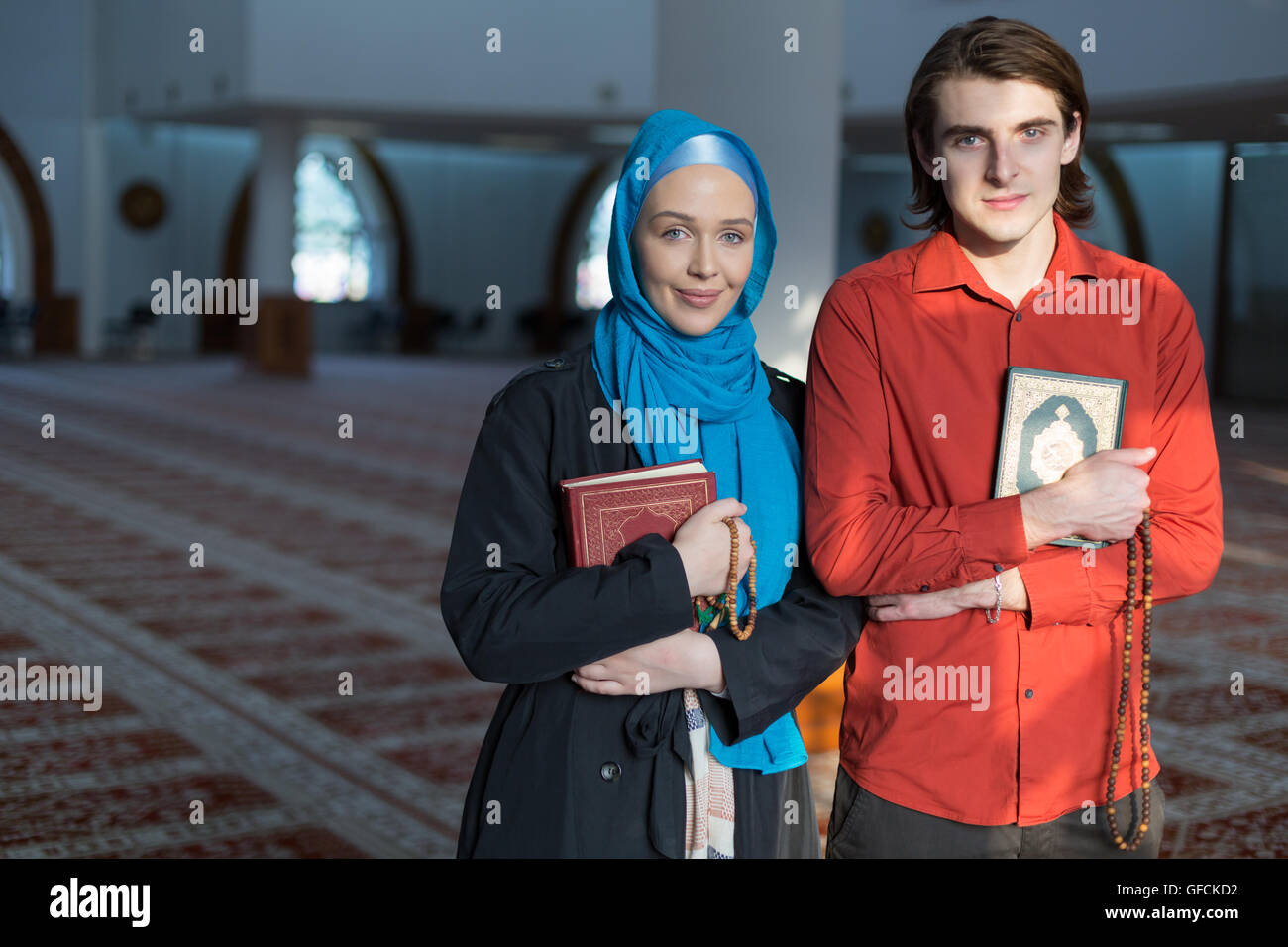 Arabic couple together Stock Photo - Alamy