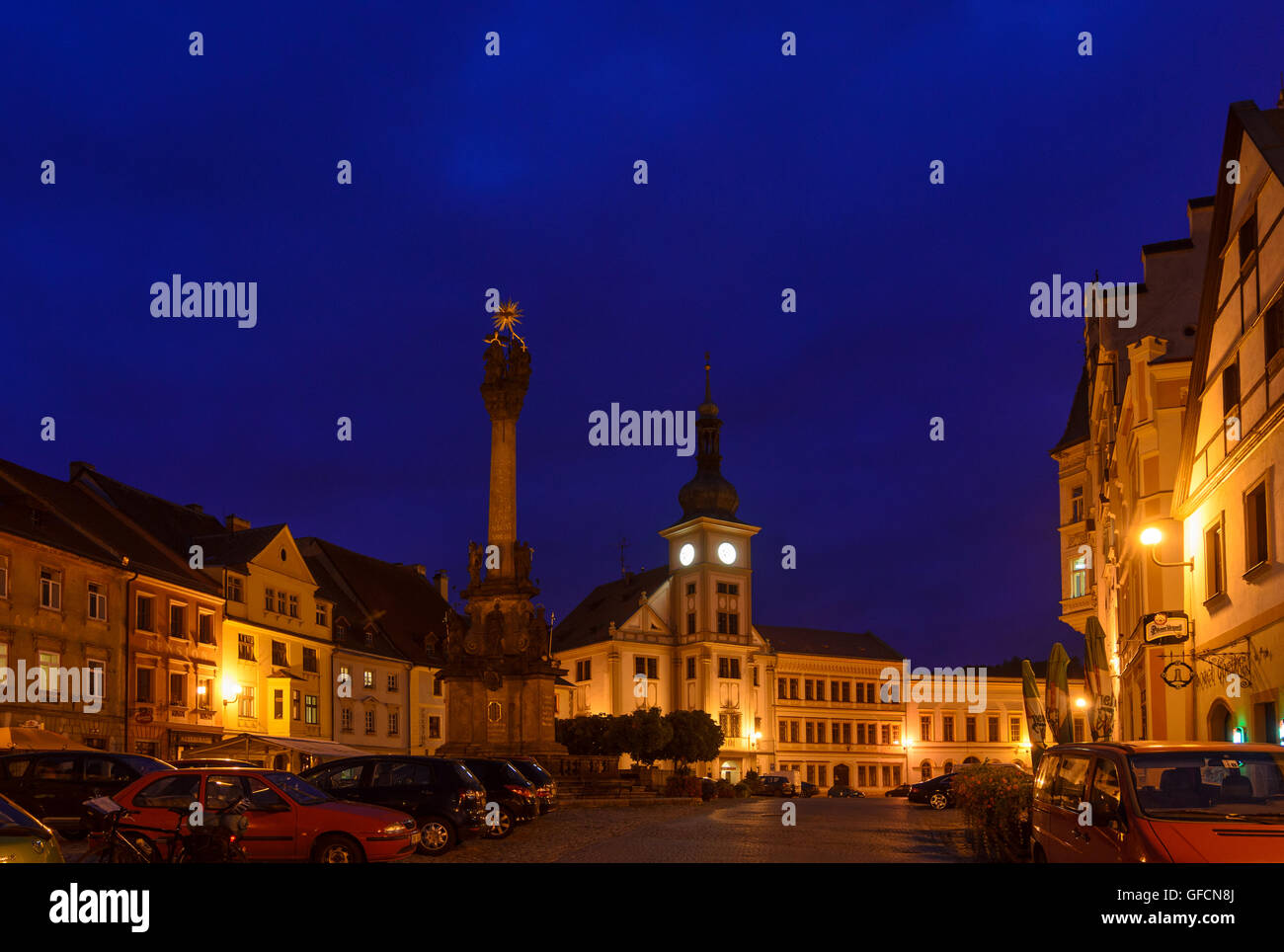 Loket (Elbogen) : Market Square, in the middle the town hall and the ...