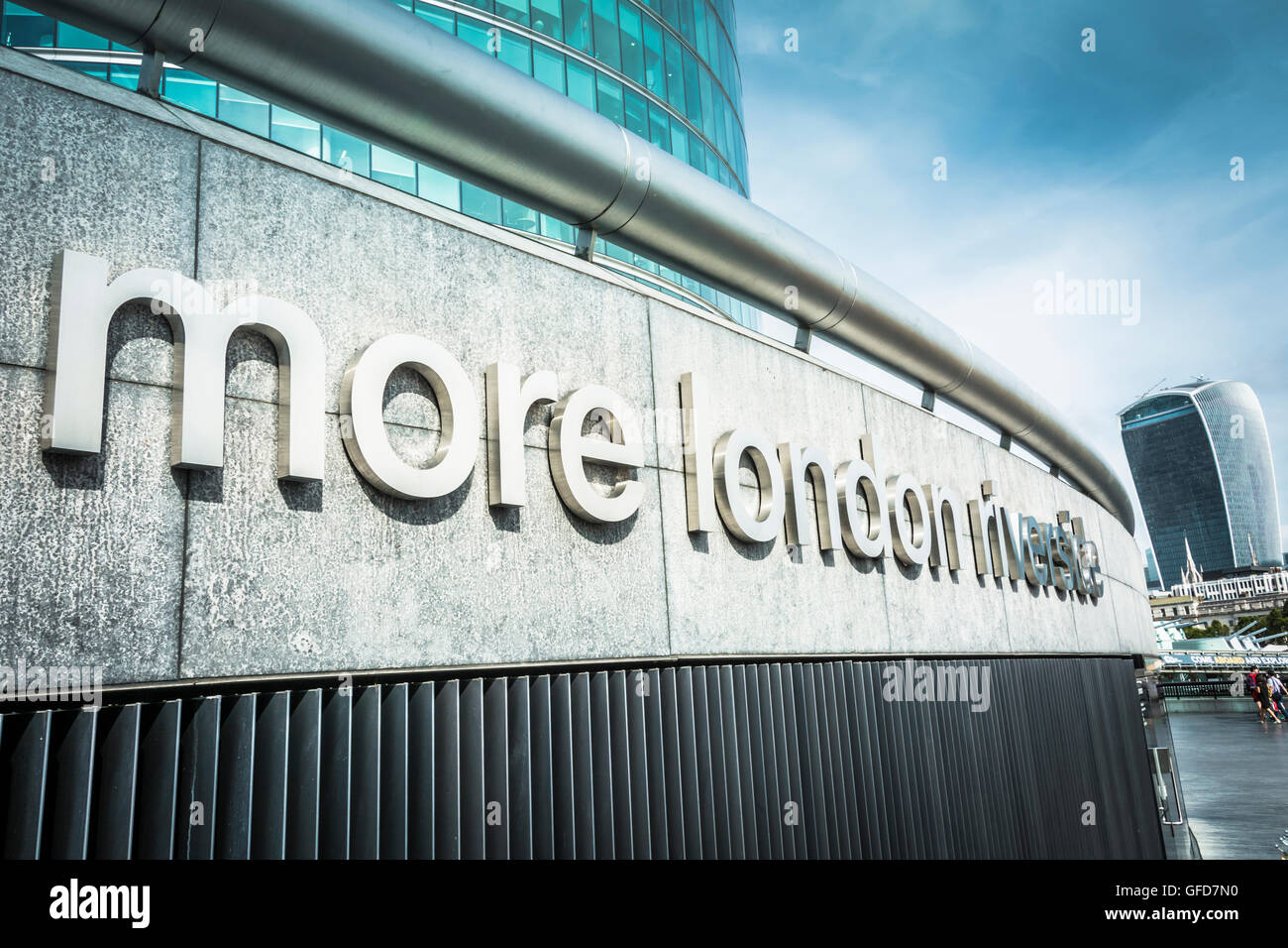 More London in the Scoop, Queen's Walk, London SE1 Stock Photo - Alamy