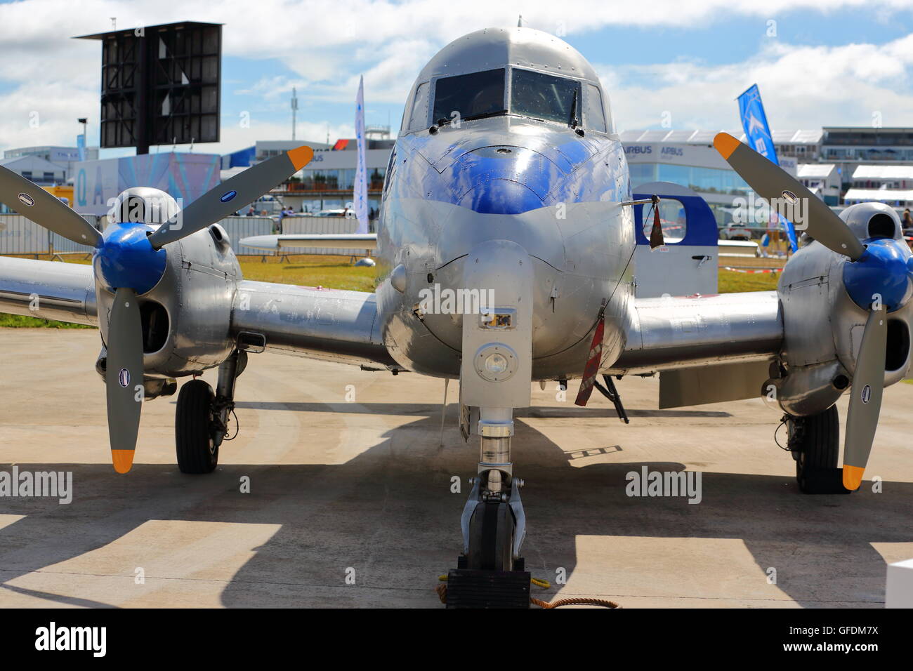 De Havilland DH-104 Dove G-DHDV at the Farnborough International ...