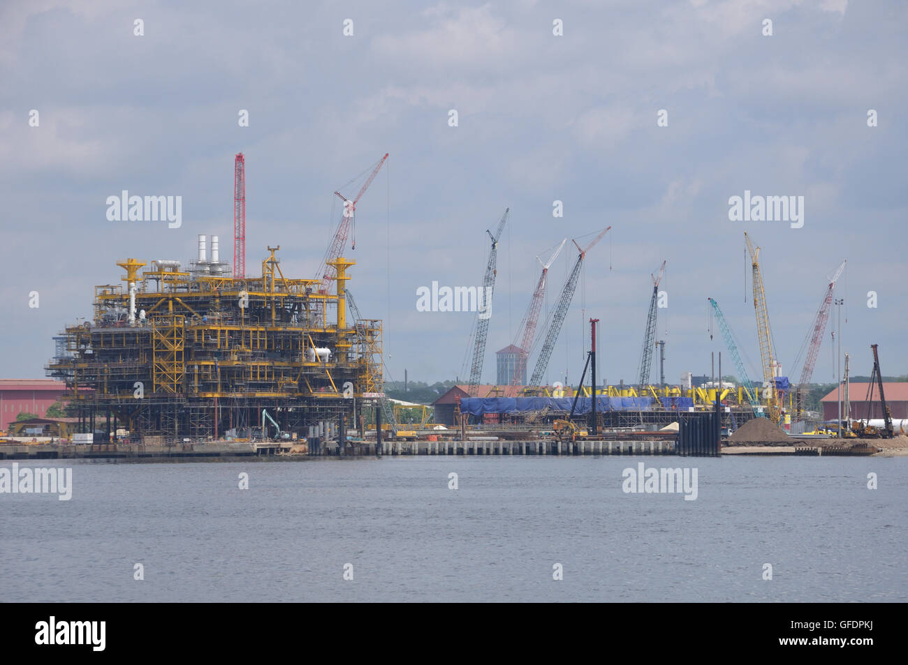 Vessel loading hi-res stock photography and images - Alamy