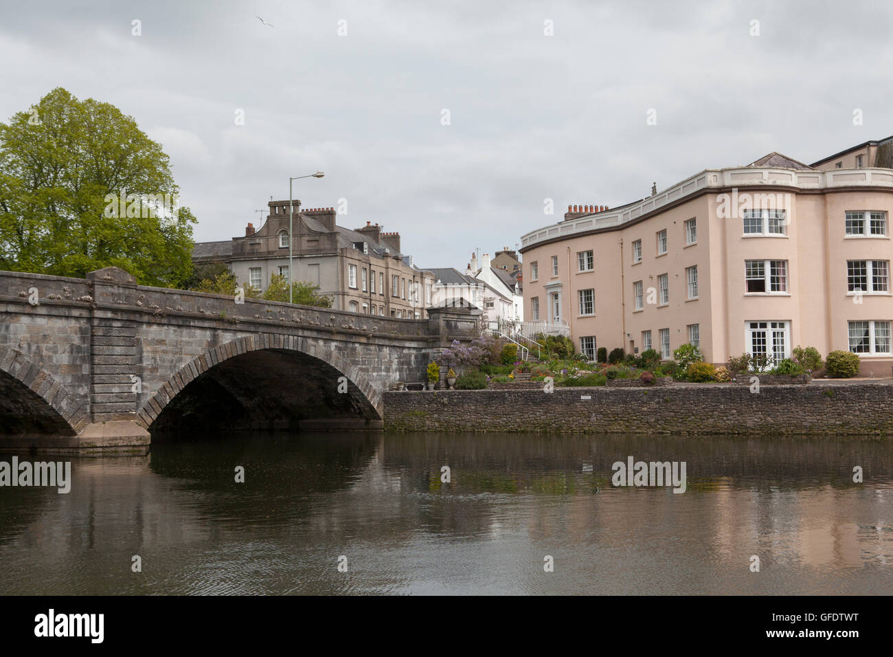 River dart totnes town devon uk hi-res stock photography and images - Alamy