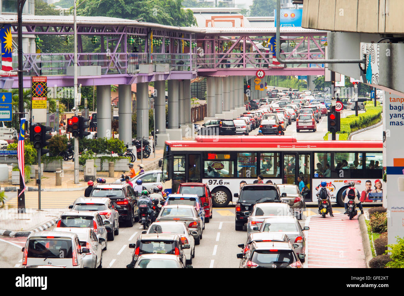 Elevated pedestrian walkway, Jalan Sultan Ismail, Kuala Lumpur ... Elevated pedestrian walkway, Jalan Sultan Ismail, Kuala Lumpur ...