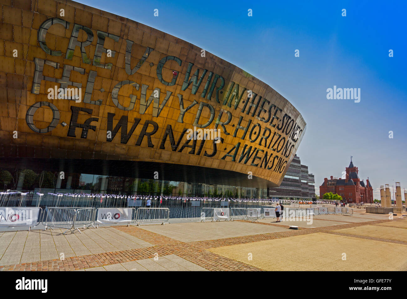 Cardiff docks hi-res stock photography and images - Alamy