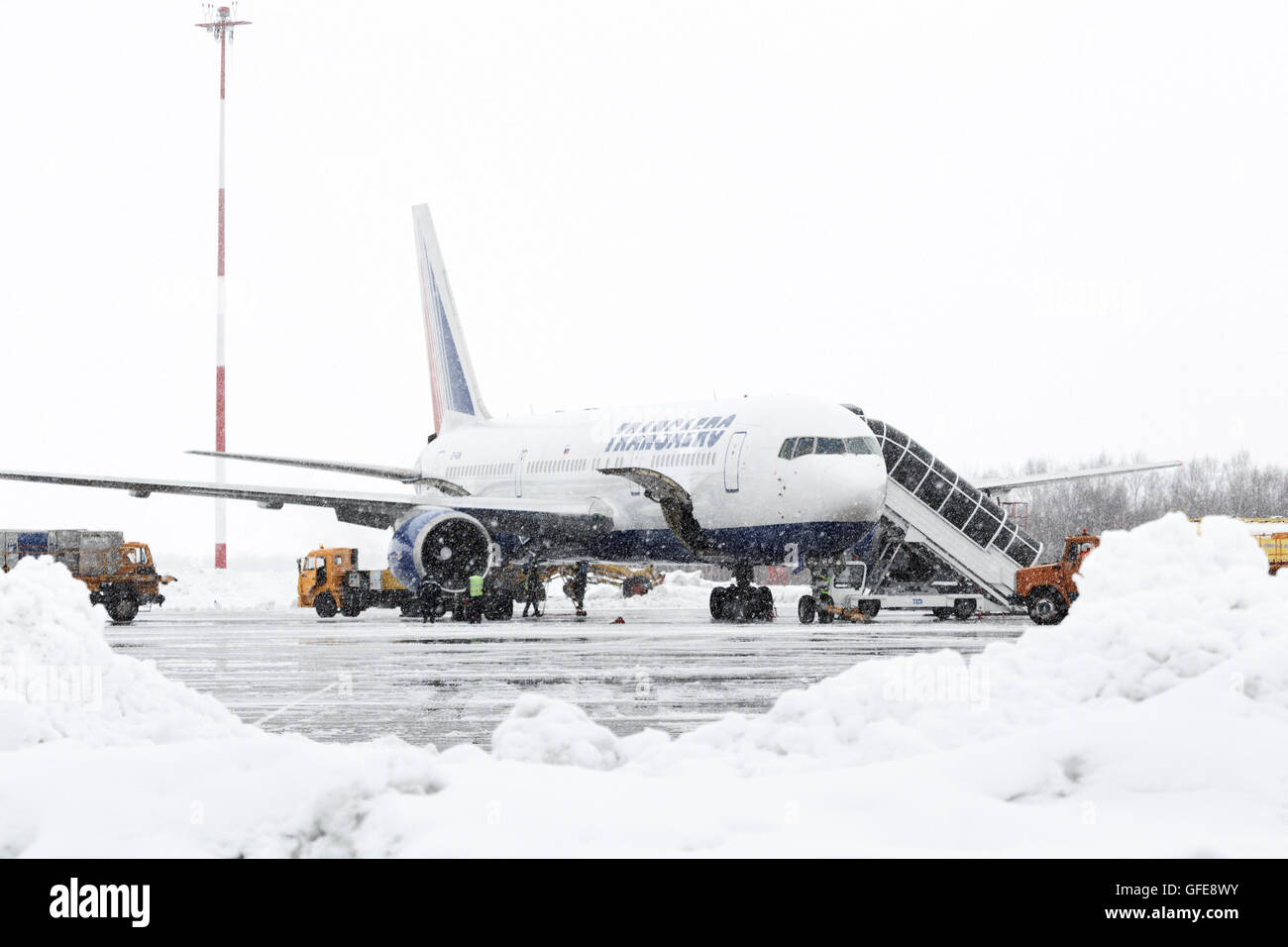 Technical and service support airfield maintenance airplane Boeing-767 ...