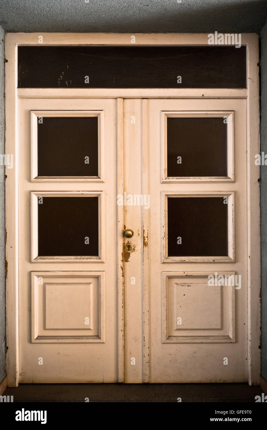 closed mysterious white double door Stock Photo - Alamy