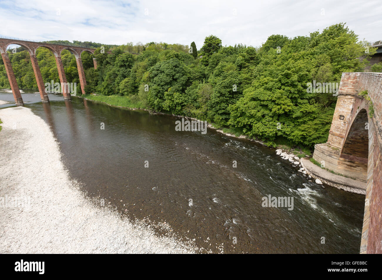 Leaderfoot Viaduct a railway viaduct over the River Tweed Stock Photo ...