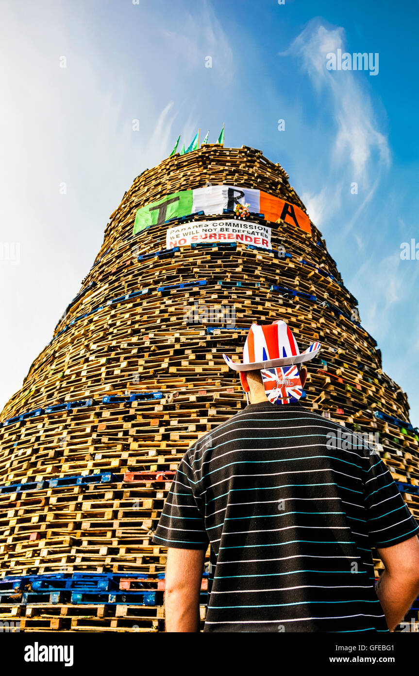 Conical bonfire structure hi-res stock photography and images - Alamy