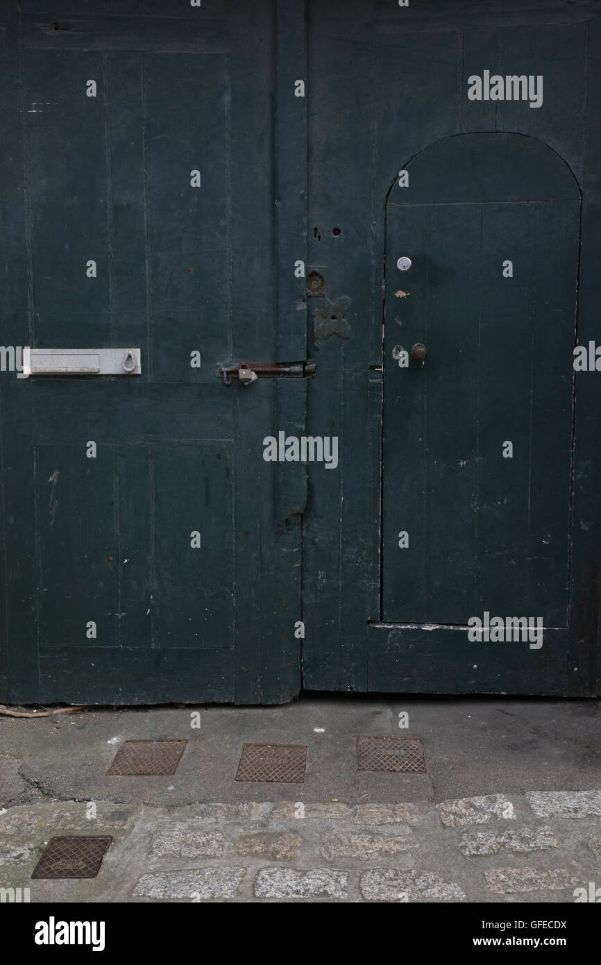 Locks metaphor hi-res stock photography and images - Alamy