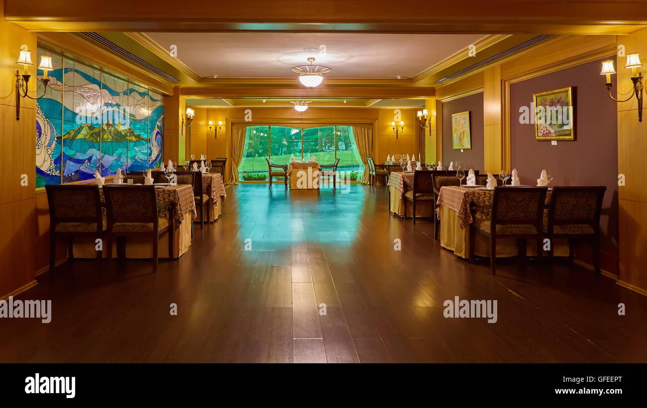 Luxury dining room sun hi-res stock photography and images - Alamy
