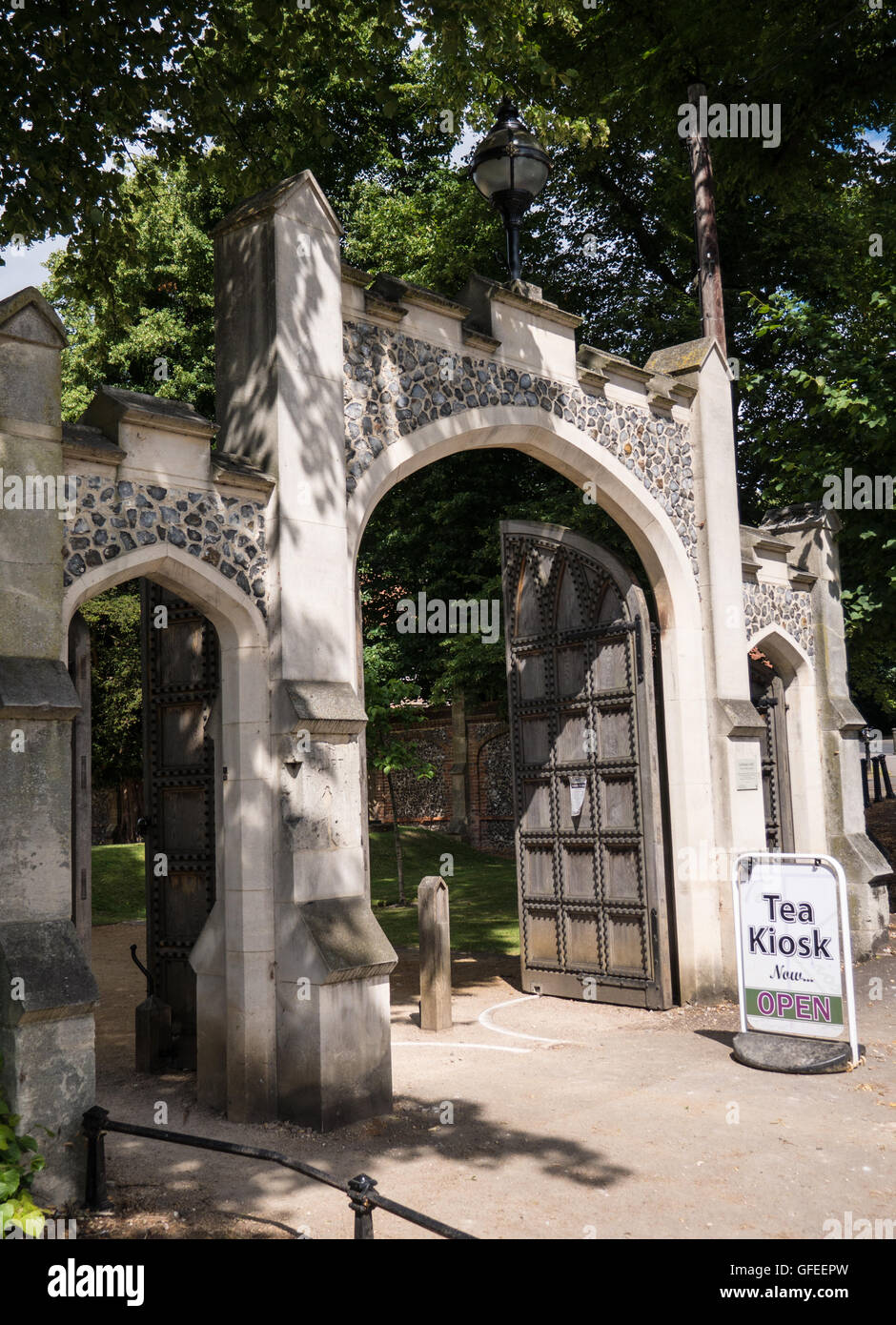 Court gardens hi-res stock photography and images - Alamy