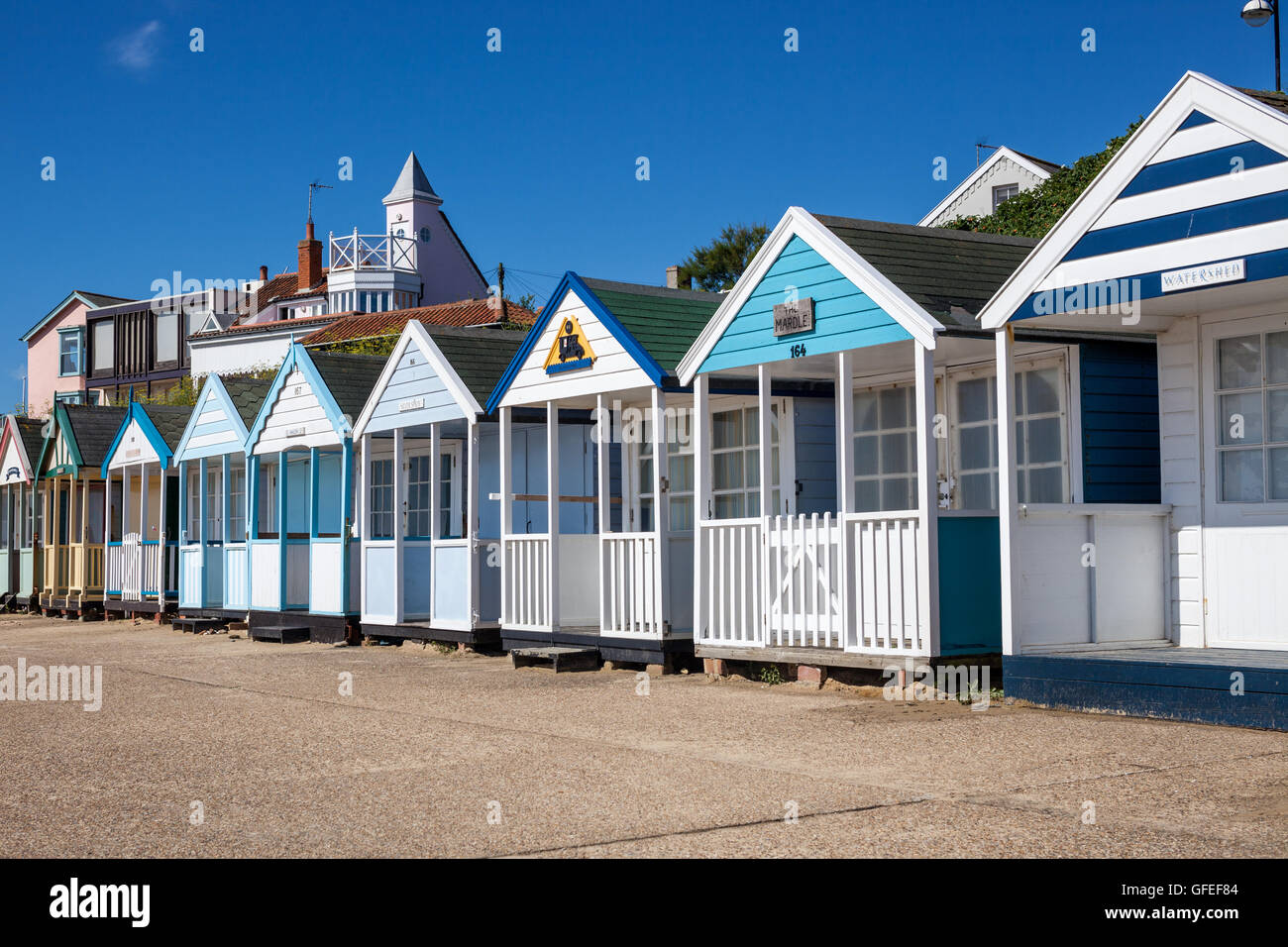 beach huts at southwold suffolk coast uk Stock Photo - Alamy