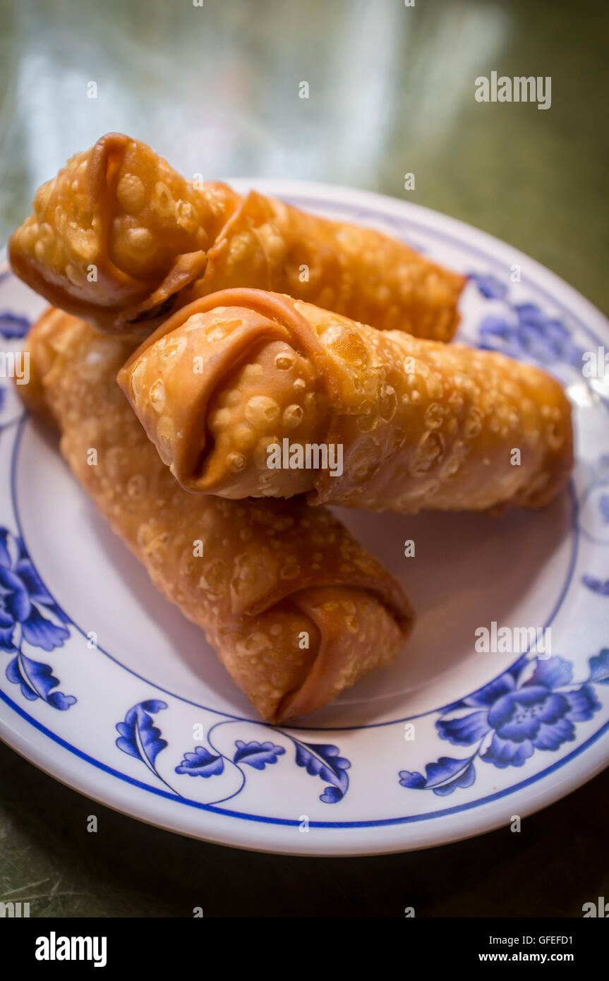 Chinese egg rolls hi-res stock photography and images - Alamy