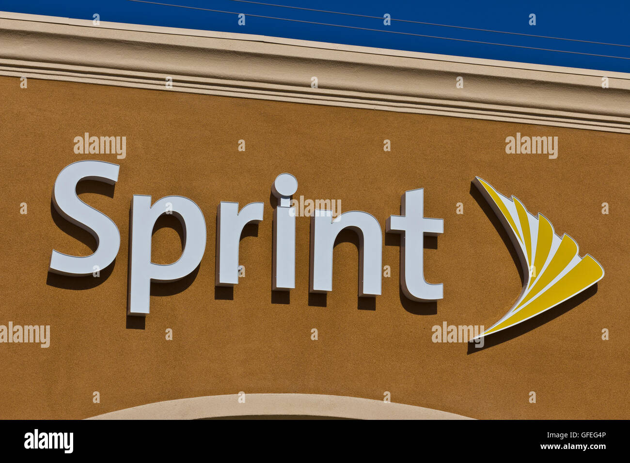 Sprint retail store hi-res stock photography and images - Alamy